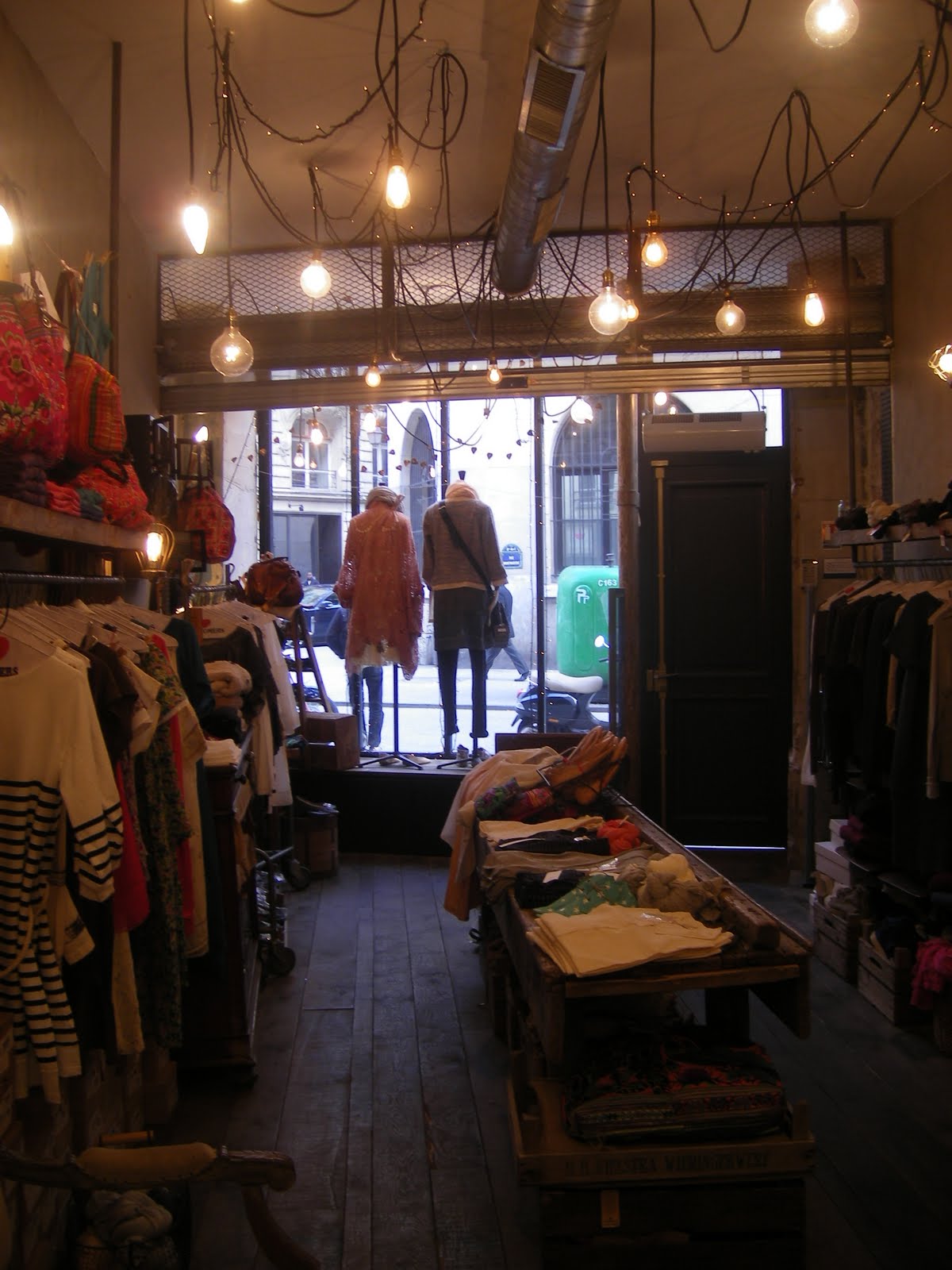 mode essentielle: yaya-store