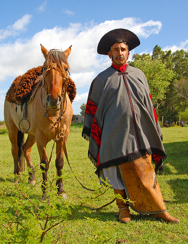 Guia da Bombacha: Poncho Gaucho (Pala/Poncho Gaúcho)