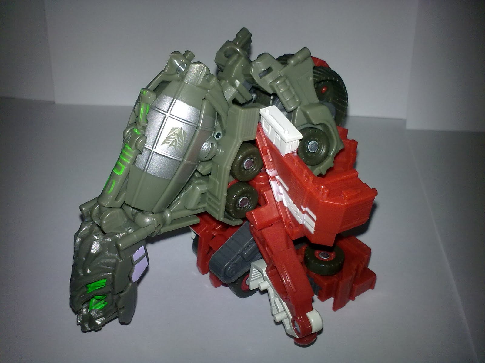 Mega Prime Transformers : DEVASTATOR LEGEND CLASS