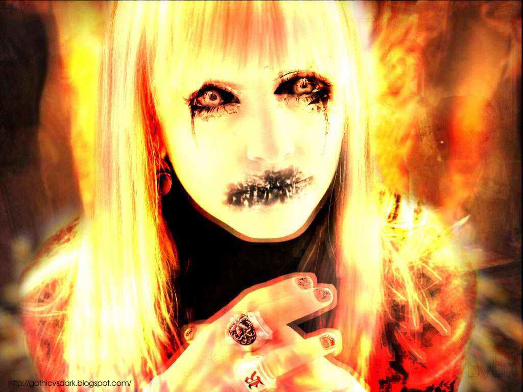 IMAGENES DE CULTO: BLOODGOTHIC