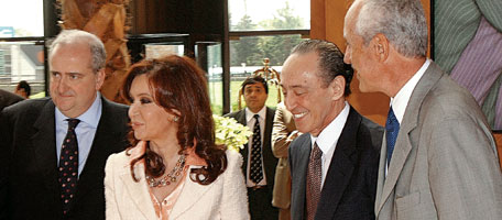 Señales: Llega la biografía autorizada de Héctor Magnetto, el hombre ...