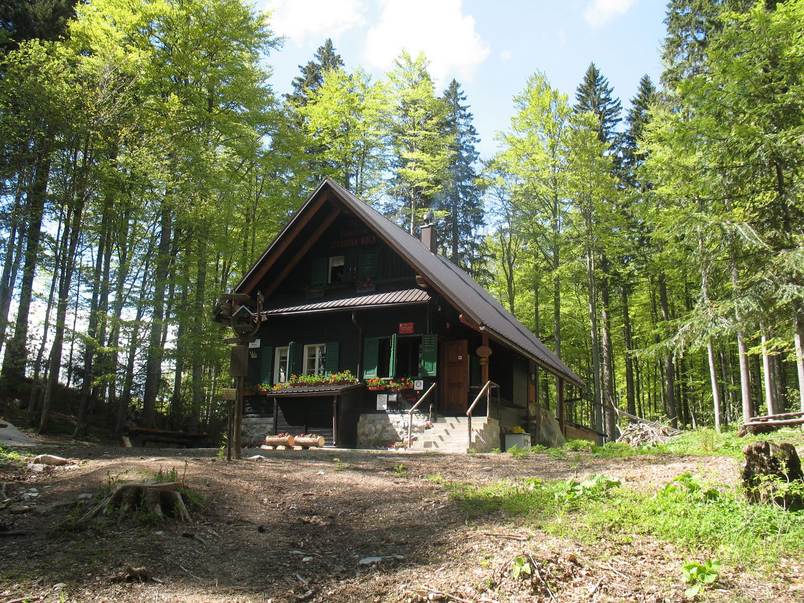 Svet pod lahkimi koraki: Čaven in Golaki