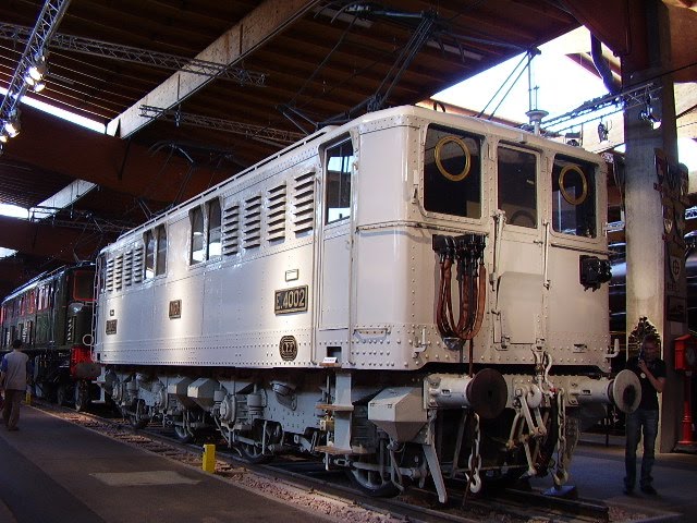 Le train d'olivier: Électrique E 4002 Midi