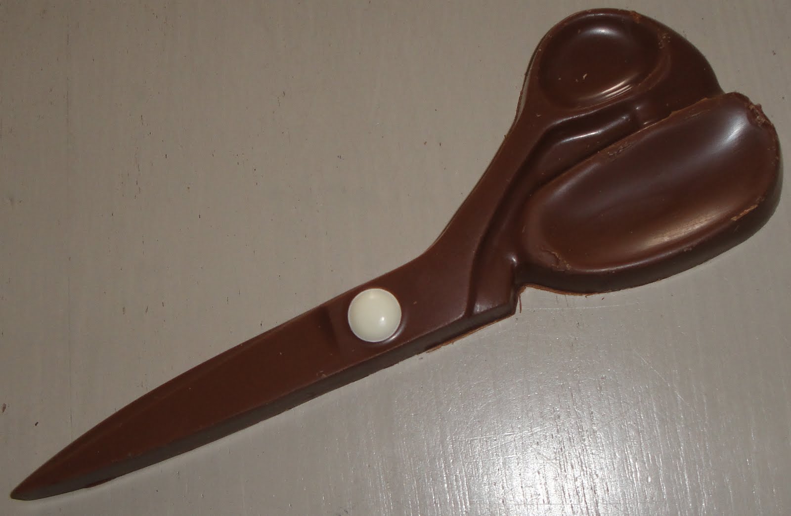 Chocolate Scissors - Sew a Fine Seam