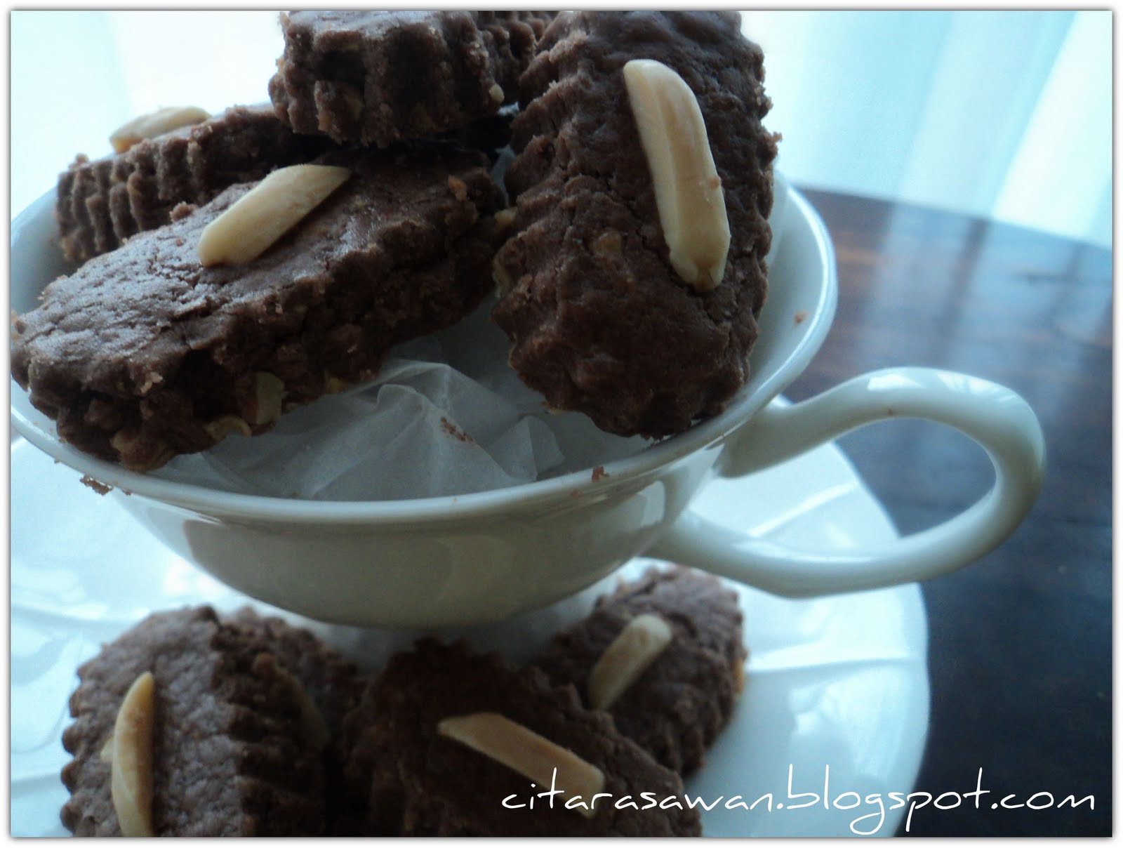 Biskut Chocolate Almond Cruncy ~ Resepi Terbaik