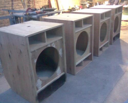 Aventuras y Opiniones de un DJ Ecuatoriano: Das Compact Sub 18