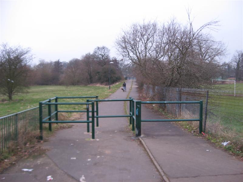 Coventry Cyclist: Chicanes on Bike Paths