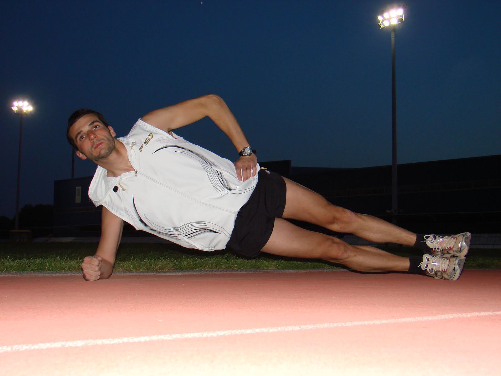 Discover the world of running and cycling: Core exercises for runners ...