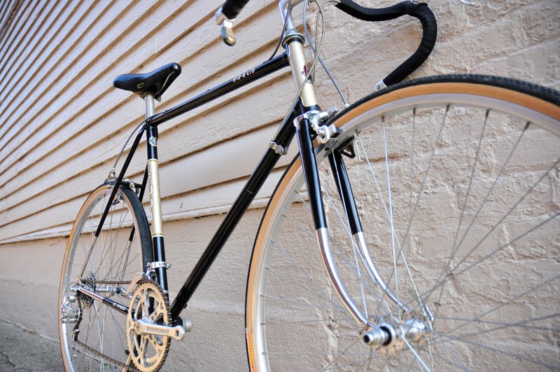 Vic's Classic Bikes: Newly Restored - Fuji S12-S Ltd
