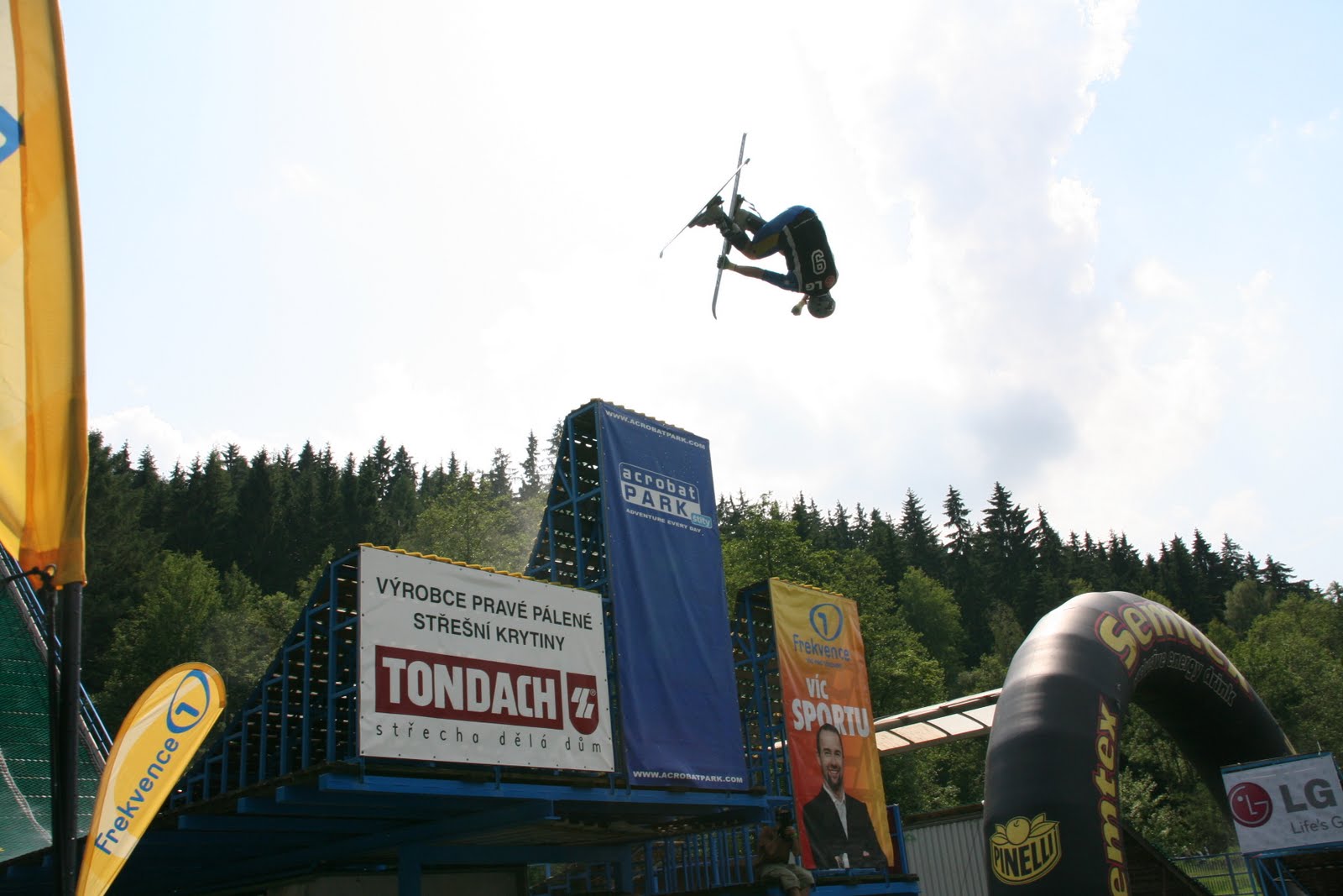 Rahinge: Rahinge SaltoKoondis Acrobatpargis