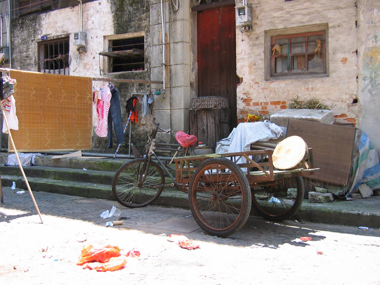 Macau: Kaiping Diaolou and Villages : Chikan