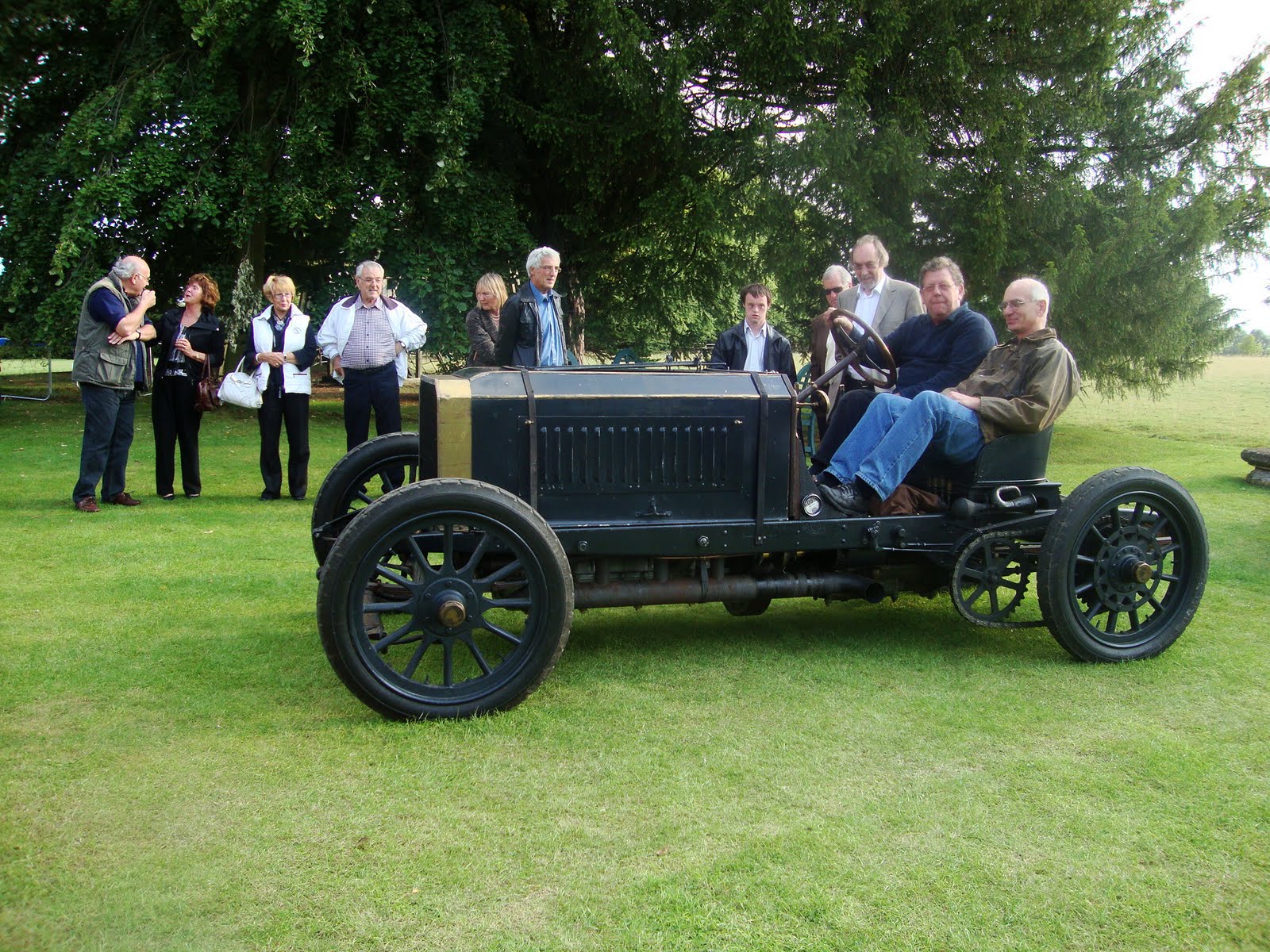 Langar Hall: Rare cars afternoon tea party Saturday August 14th
