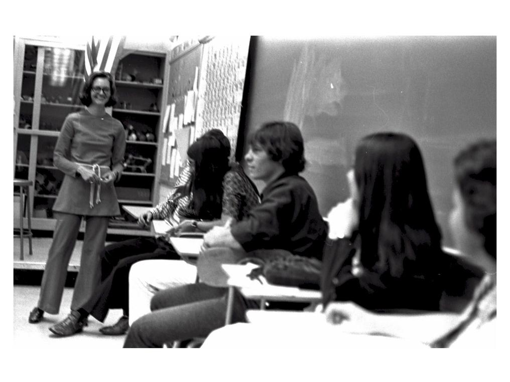 Bowie Living: Bowie High Chemistry Class from the 70s