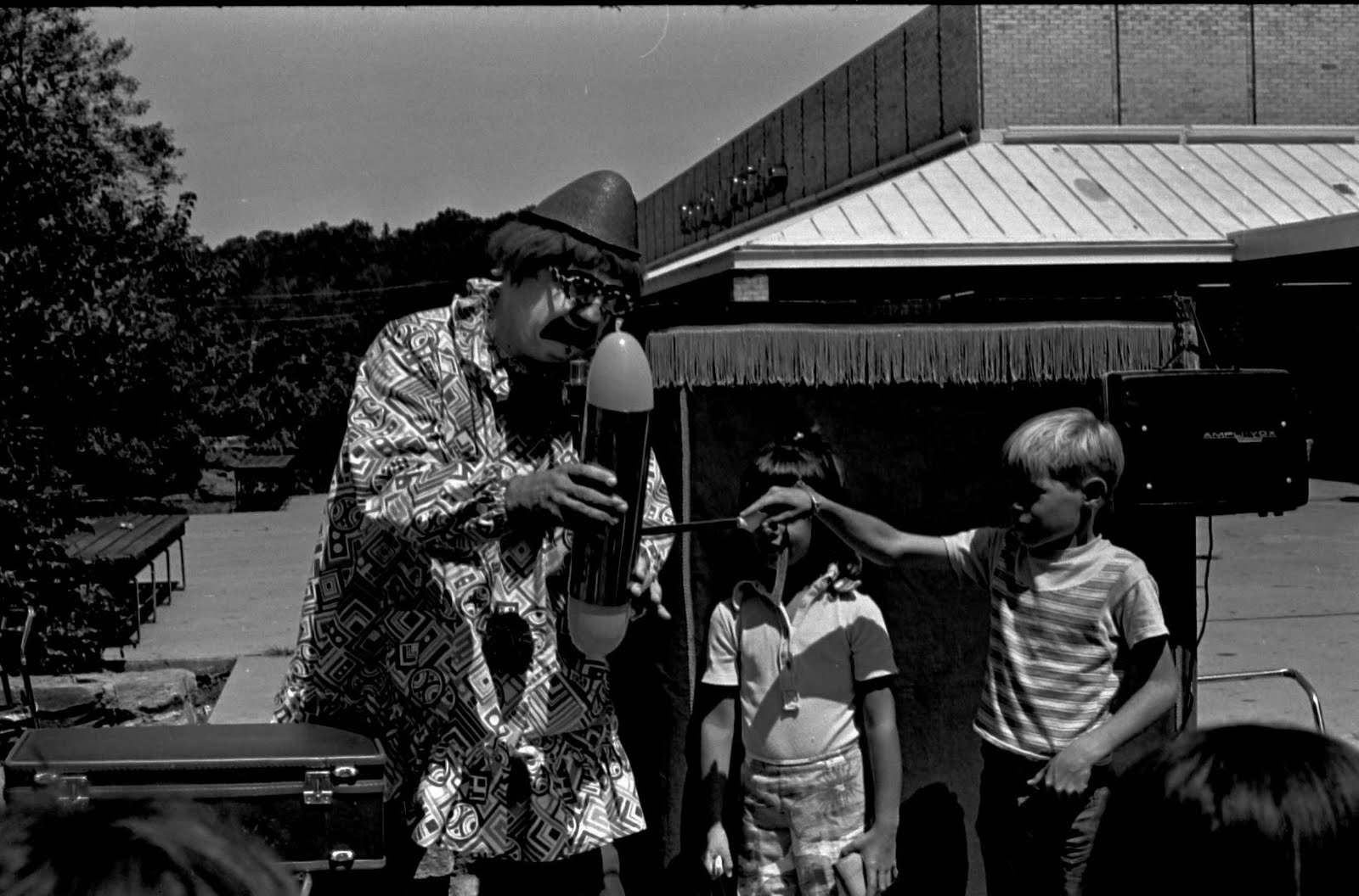 Bowie Living: Chuckles the Clown at the Belair Shopping Center, August ...