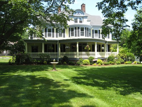 duchess fare: Connecticut Friends: Ridgefield's 48th Annual Antiques ...