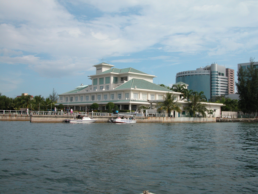 Xena: the Warrior Princess: Bacon and eggs in Victoria Harbour ...