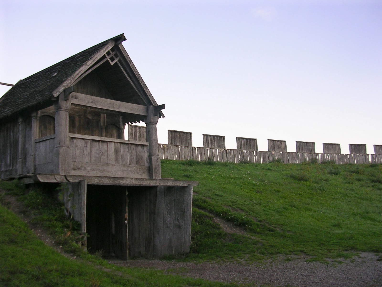 looks good..... | Viking house, Fortification, Vikings