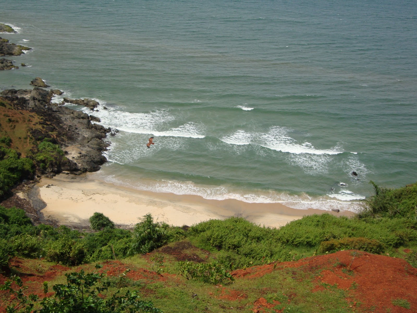 Explore Karnataka: Apsarakonda and Kasarkod Beach