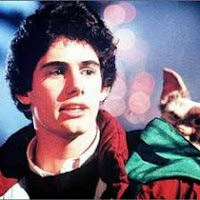 DR. INFRASER: Que fue de: Zach Galligan.