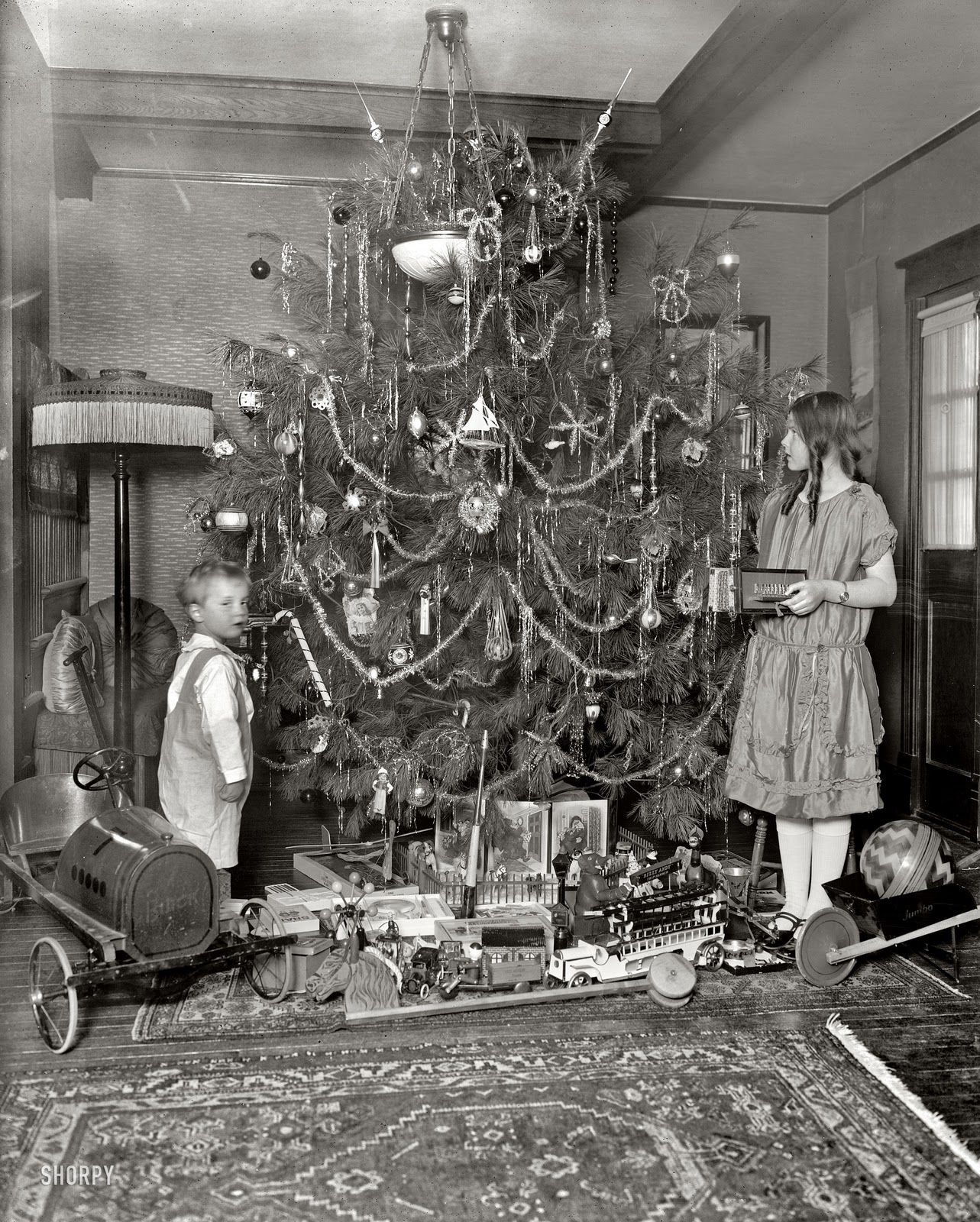 1963 Eastern Hills High School EHHS Highlanders: Christmas Tree - 1928