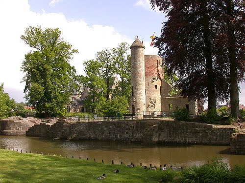 Touring in de Vlaamse Ardennen - dans Les Ardennes Flamande: Herzele (NL)