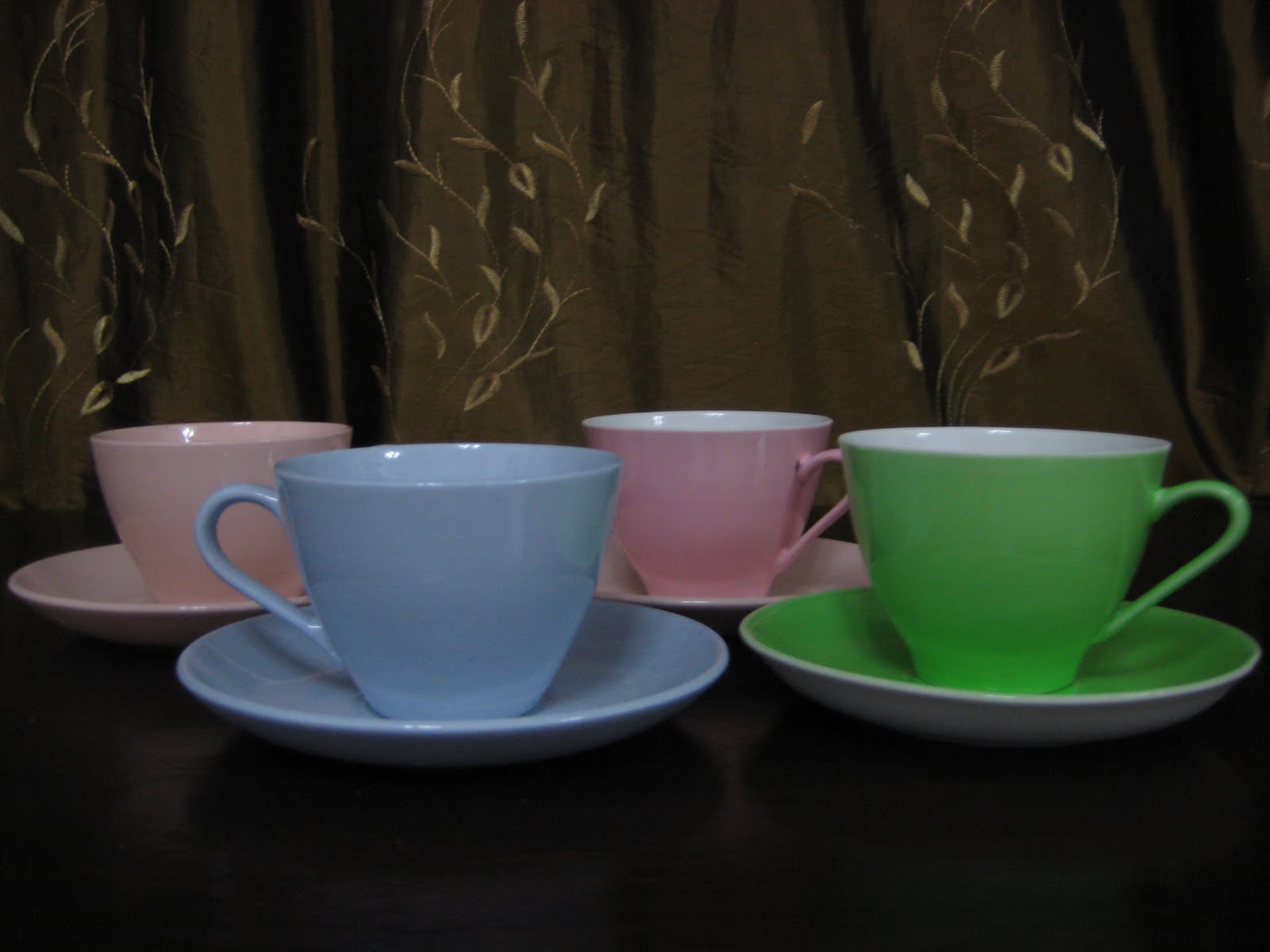 Stor Antik: Cawan aneka warna