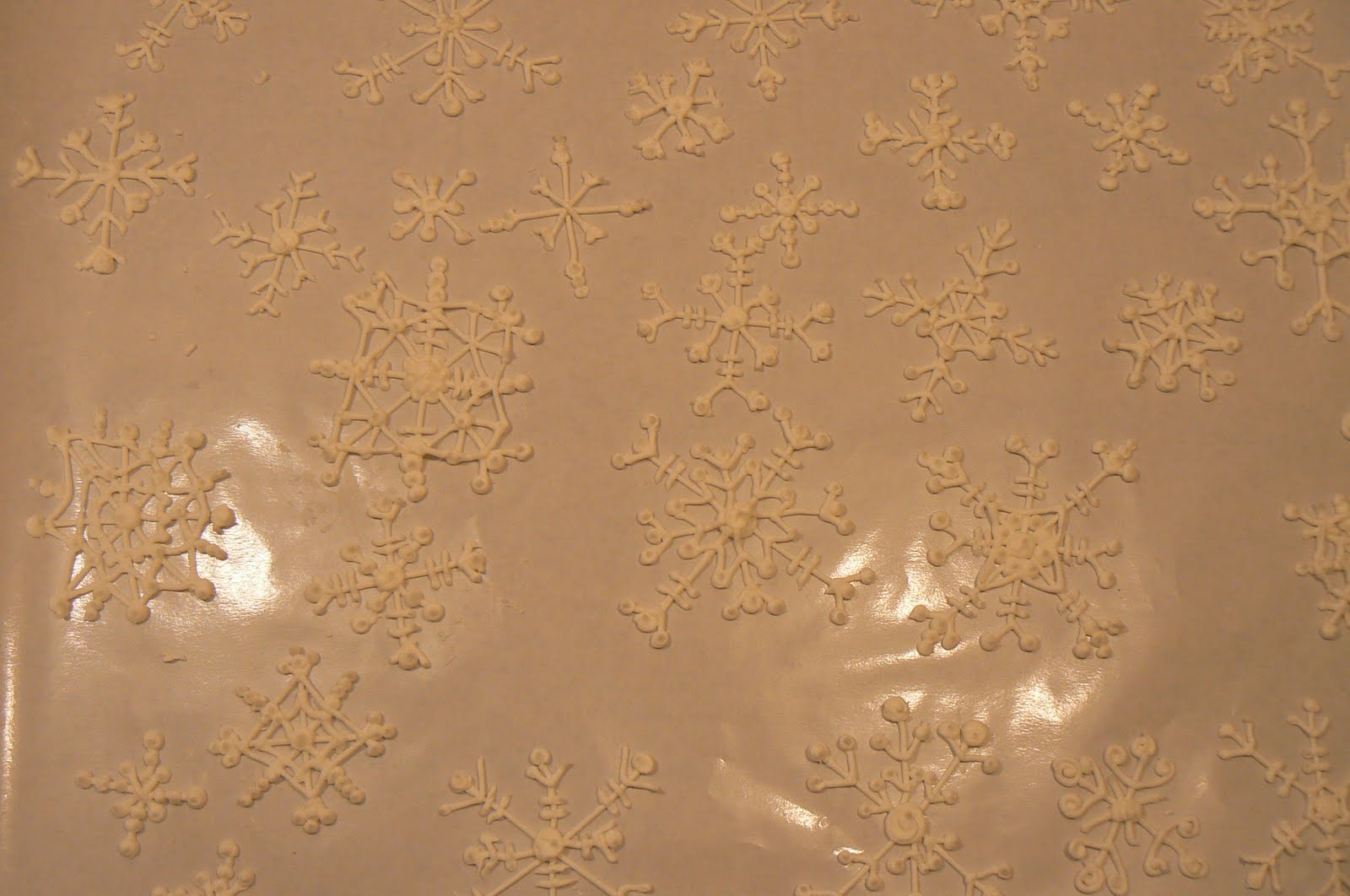 Kelly Roberts Designs: Royal Icing Snowflakes