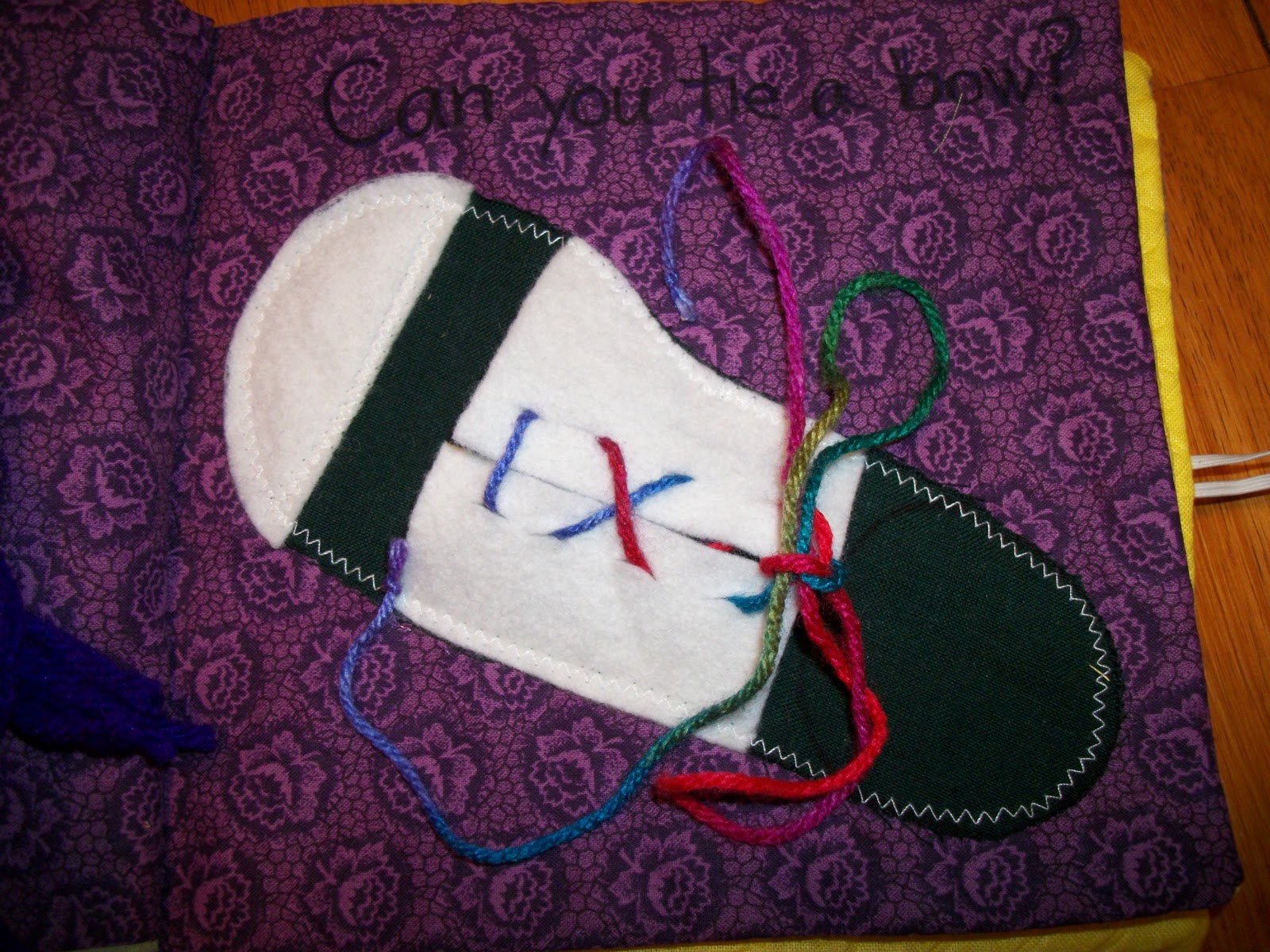 Froggy Flip Flops: A Quiet Book for Busy Fingers