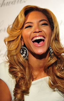 PamMichele: Beyoncé is all smiles at '2BHappy' Jewellery launch in NYC ...
