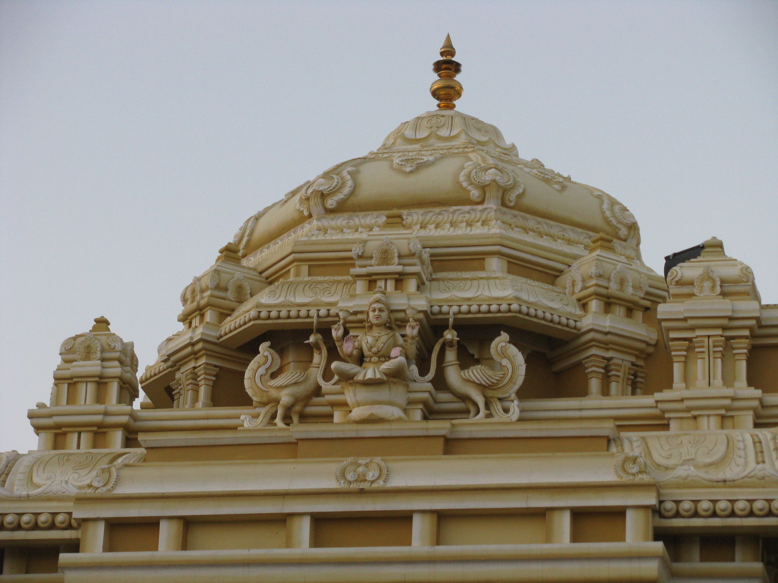 gopurams: Vanathirupathi, near Thiruchandur.