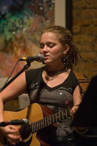 Wallpaper World: American Singer Crystal Bowersox