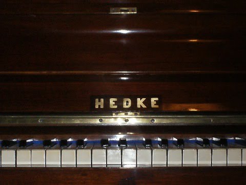 Amadeus Pianos: PIANO HEDKE