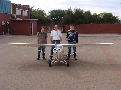 GIANT SCALE MODEL AIRCRAFT BUILDERS