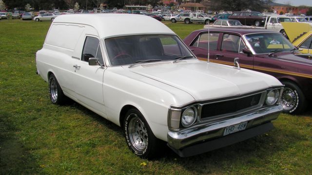 on four wheels: 2010 Queanbeyan Swap meet - All Ford Day Part 3