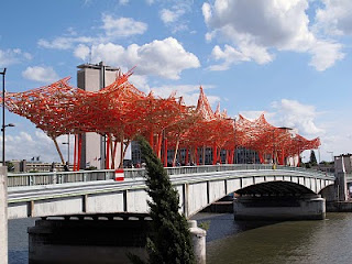 reensstitcher: Open Air Art in Rouen: the Boieldieu bridge