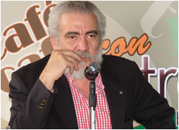 .: Más Café por favor...