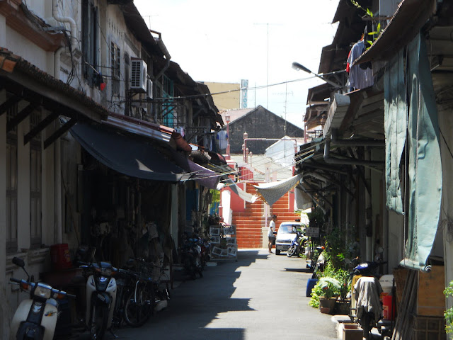 a passing glimpse: back alley 2