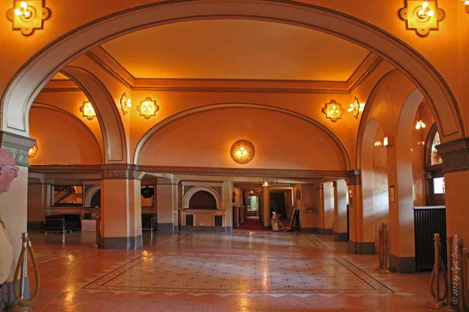 Chicago - Architecture & Cityscape: Auditorium Theater: The Foundation