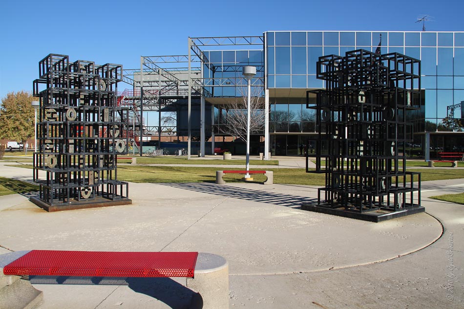 Public Art in Chicago: DeVry Instituite of Techniology Campus [Binary ...