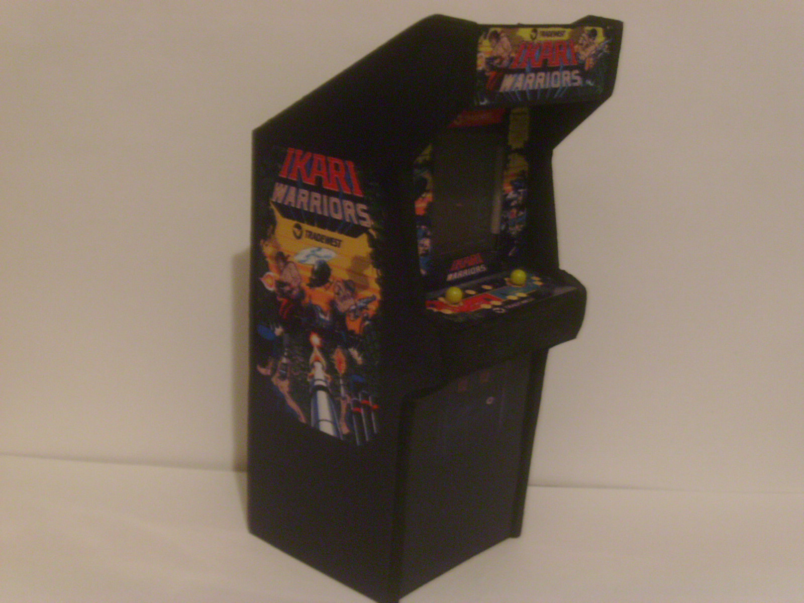 Retro Heart: IKARI WARRIORS - Scale Arcade Model