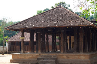 Sri Lankan Historical Places: Embekka Devalaya (Embekka Temple) Sri Lanka