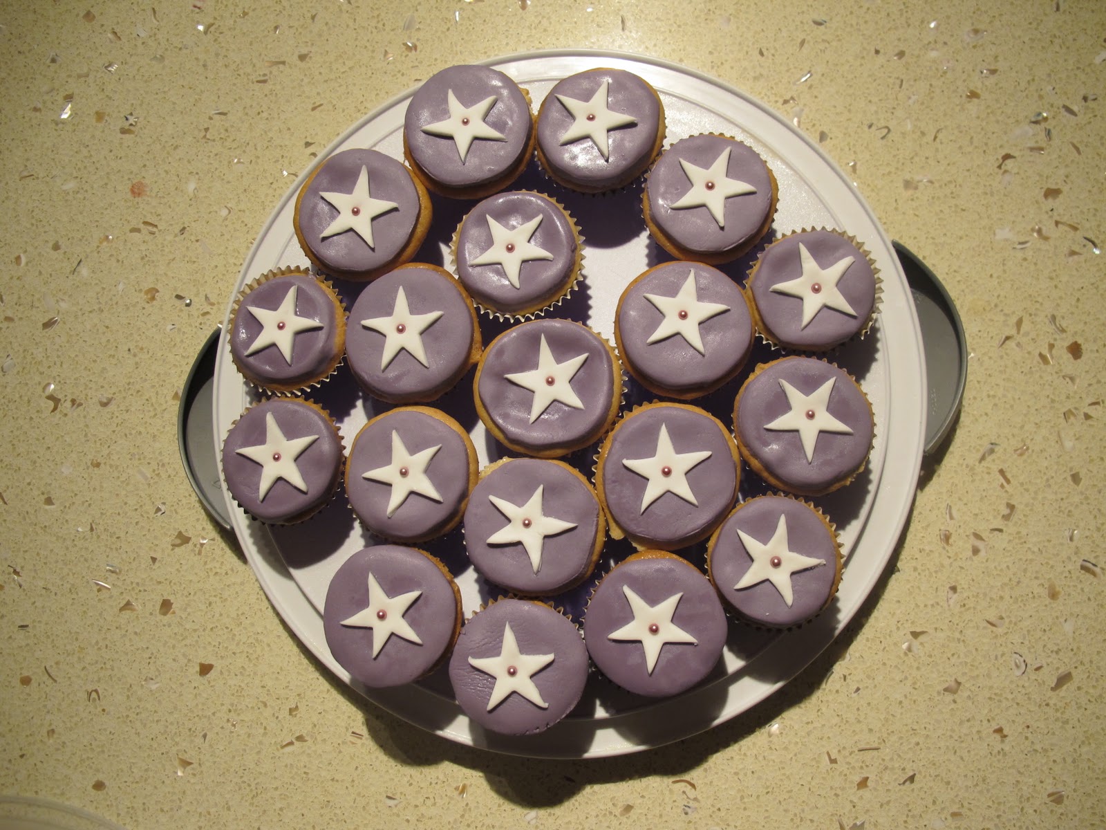 Paola's Cakes: Sleepover Cupcakes
