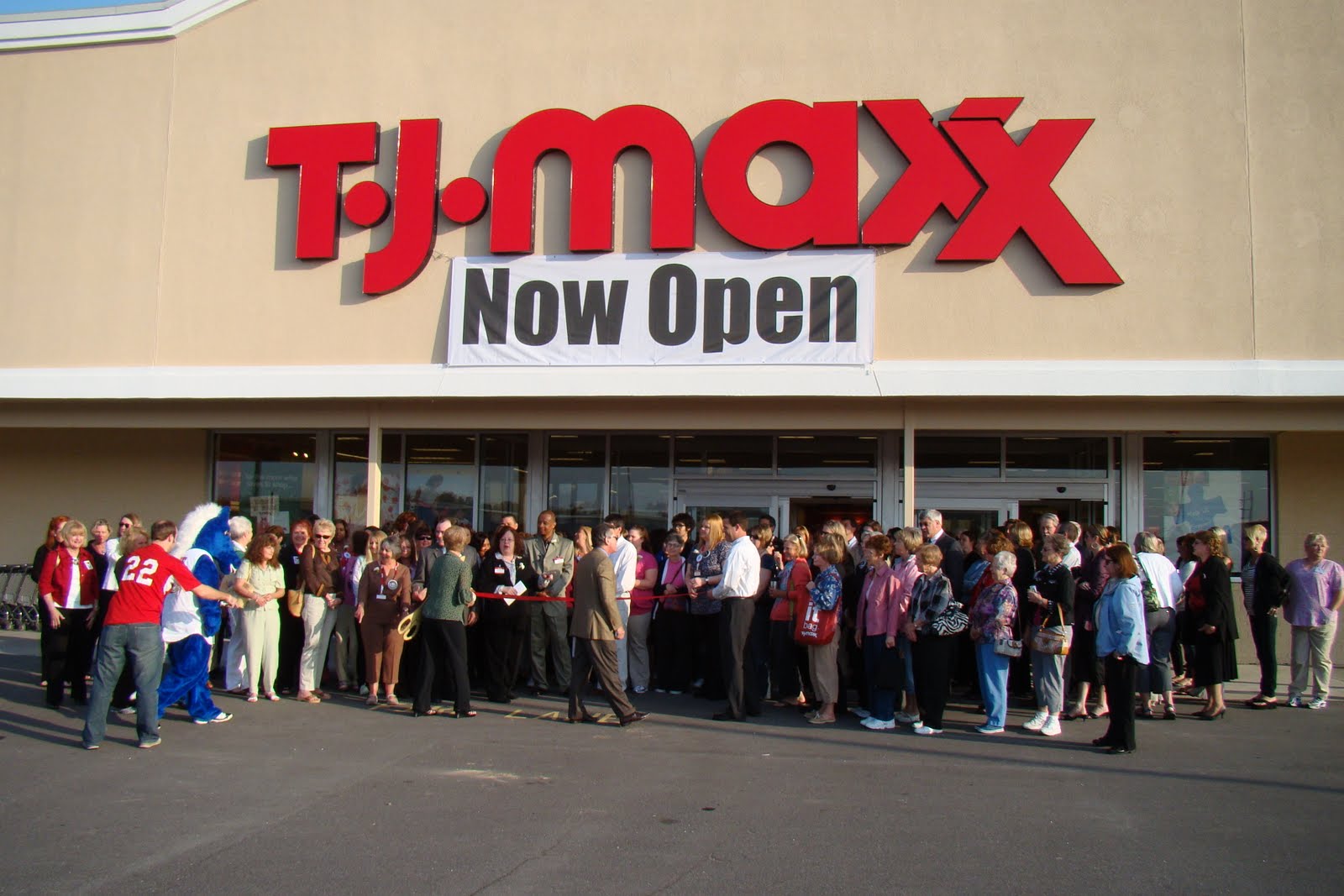 Life Through My Eyes: T.J. MAXX Arrives On The Outer Banks