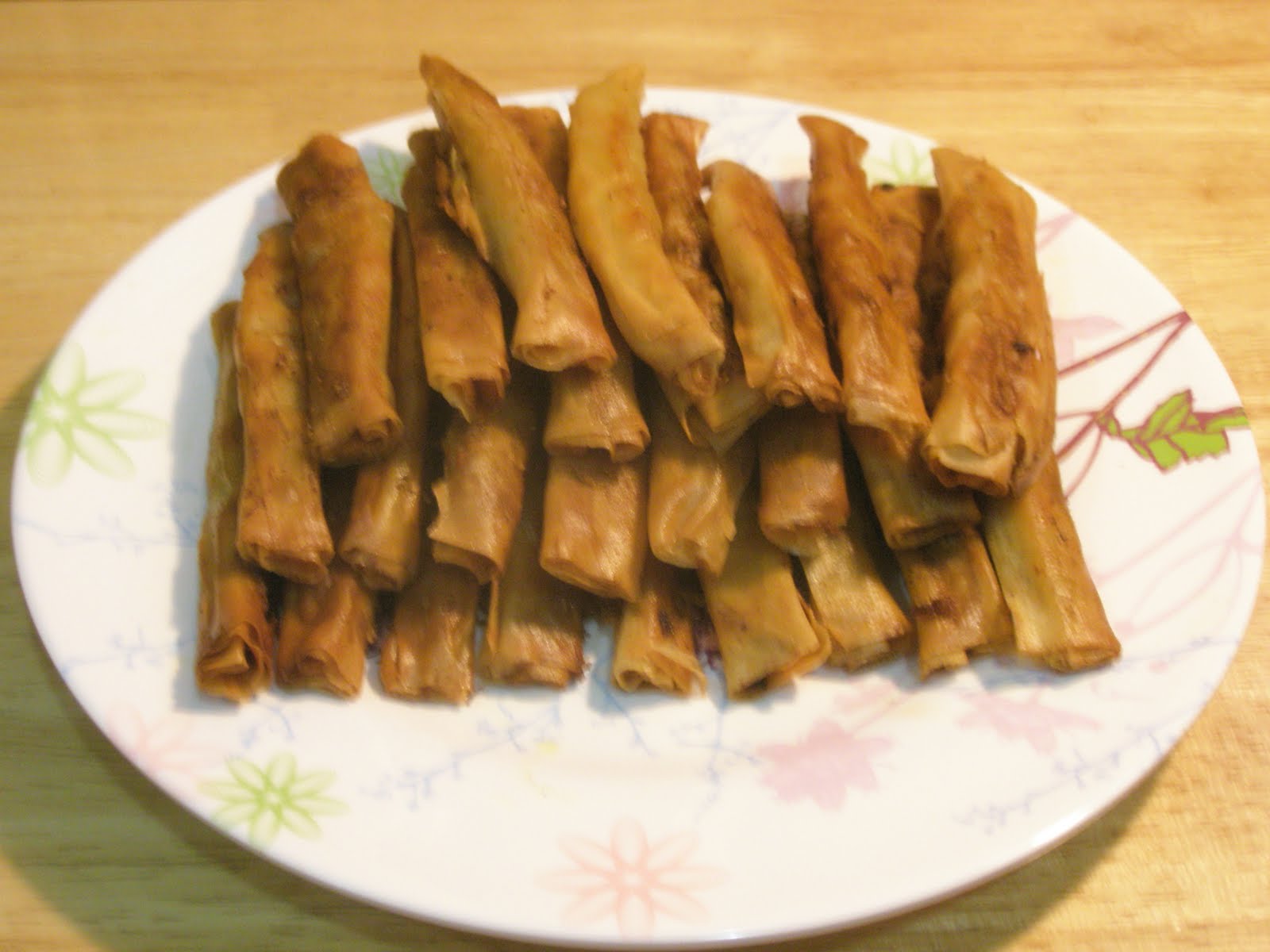 Cooking Made Easy: Lumpiang Shanghai (Pork Spring Rolls)