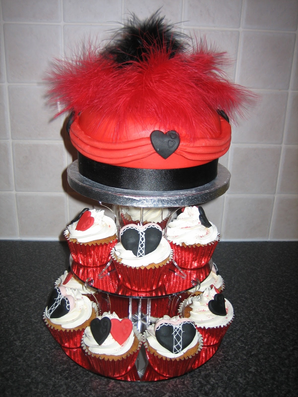 Sarah T Cakes: Moulin Rouge themed cake