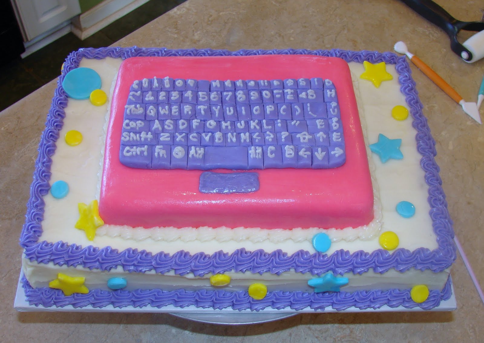Ipsy Bipsy Bake Shop: Laptop Cake - OMGOODNESS!!