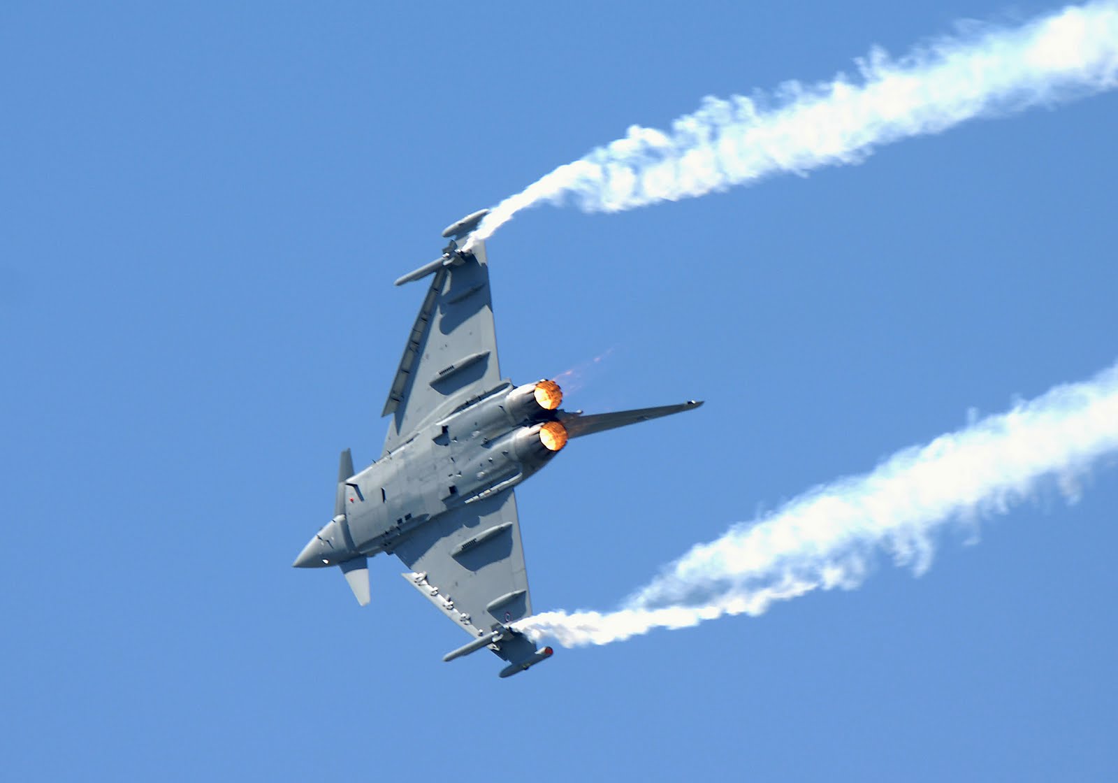 Eurofighter edges ahead in MMRCA race: Eurojet pips GE in LCA engine ...