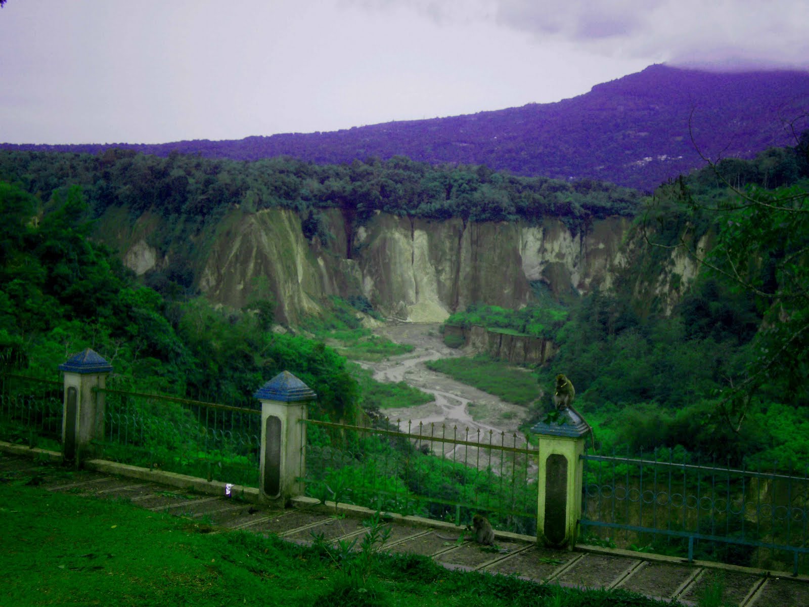 Miscellaneous Thoughts: Ngarai Sianok