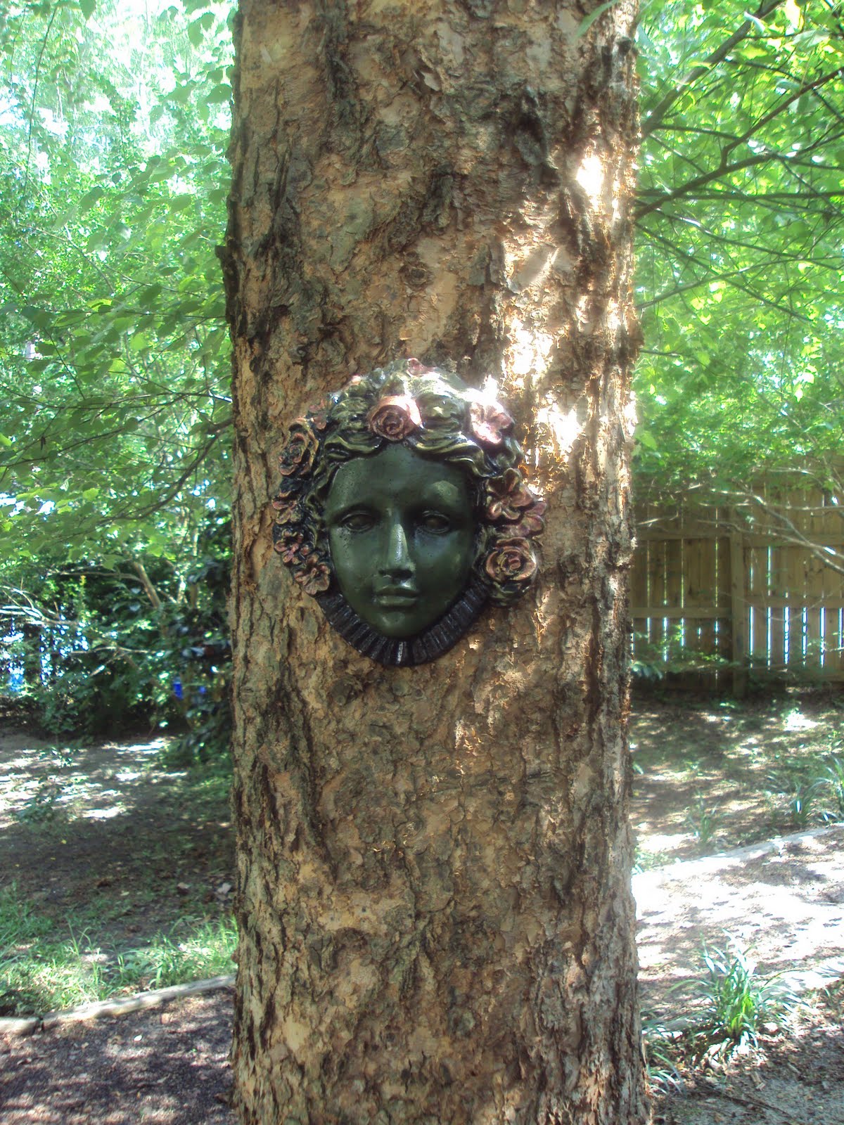 Antique ART Garden: My GARDEN Lady Face on My Tree