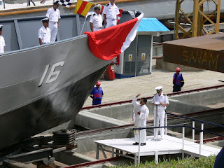 NANAY NEWS: Lanzamento y Bautizo del BAP CLAVERO CF-16